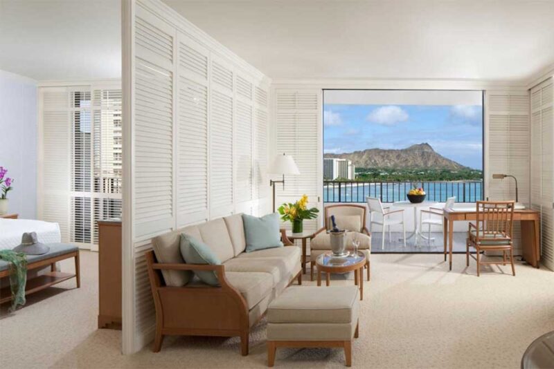 The 7 Best Hotels in Oahu Right On Waikiki Beach!